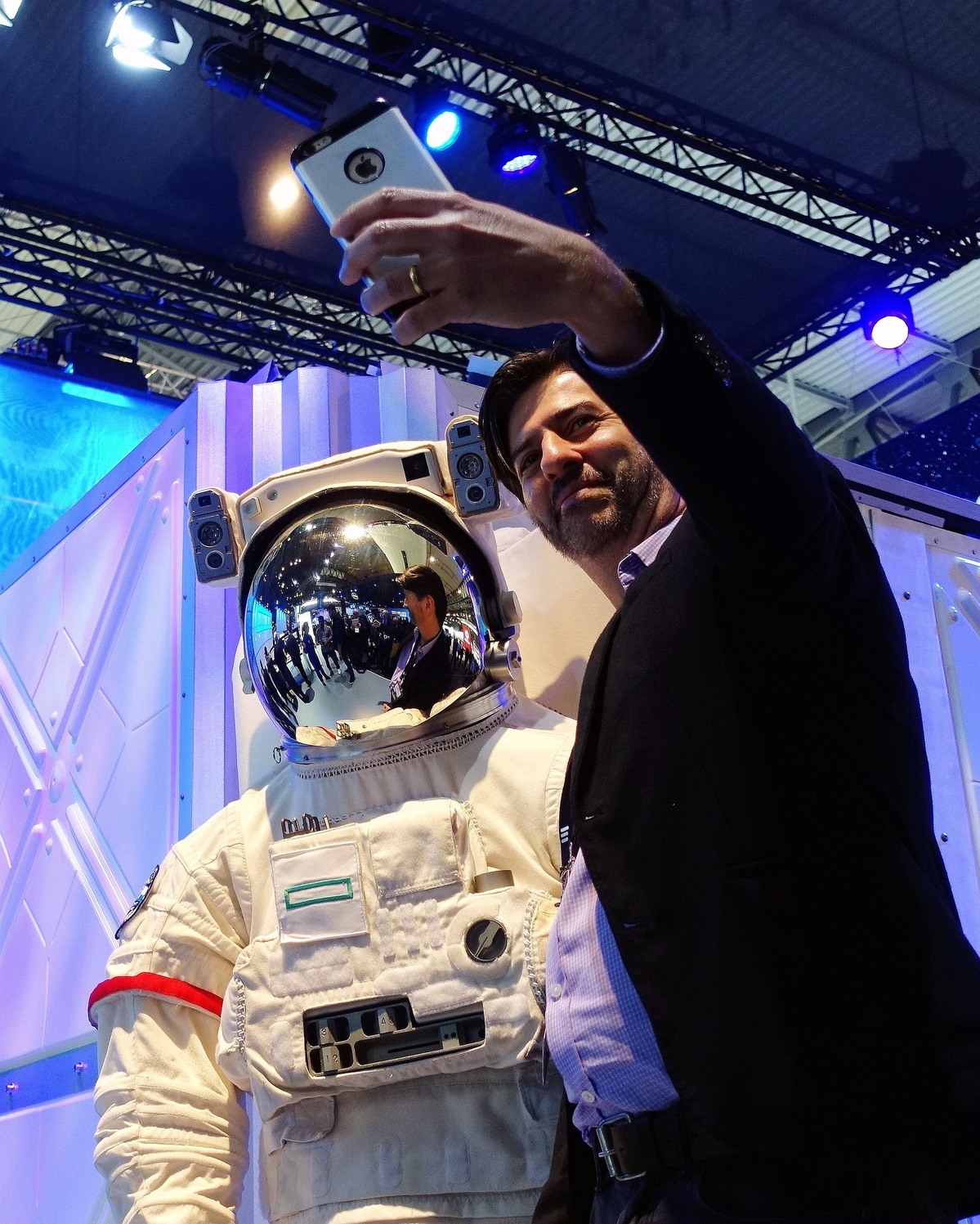 Mobile World Congress: Robots, VR and 5G-北京海创产业技术研究院