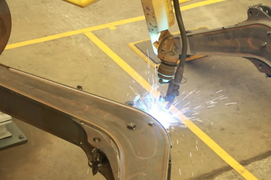 敢为人先丨用创业承载梦想 用创新改变世界-蜂耘网