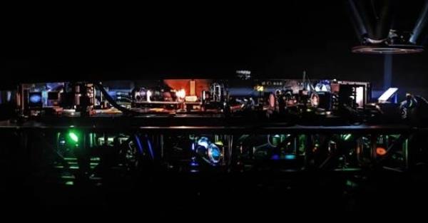 国家重大科研仪器研制项目“一米新真空太阳望远镜多层共轭自适应光学系统”研制成功并投入使用-蜂耘网