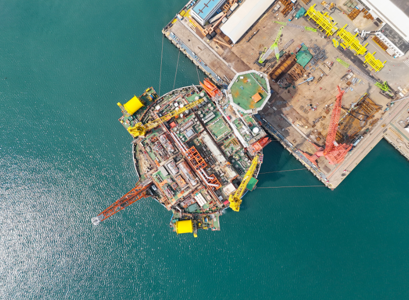 亚洲首艘圆筒型“海上油气加工厂”进行倾斜试验-蜂耘网