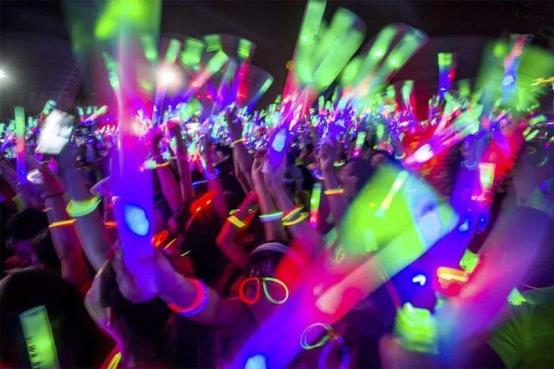 叮咚~你有一份荧光夜跑邀请未处理！听说还有丰厚奖品-企业官网