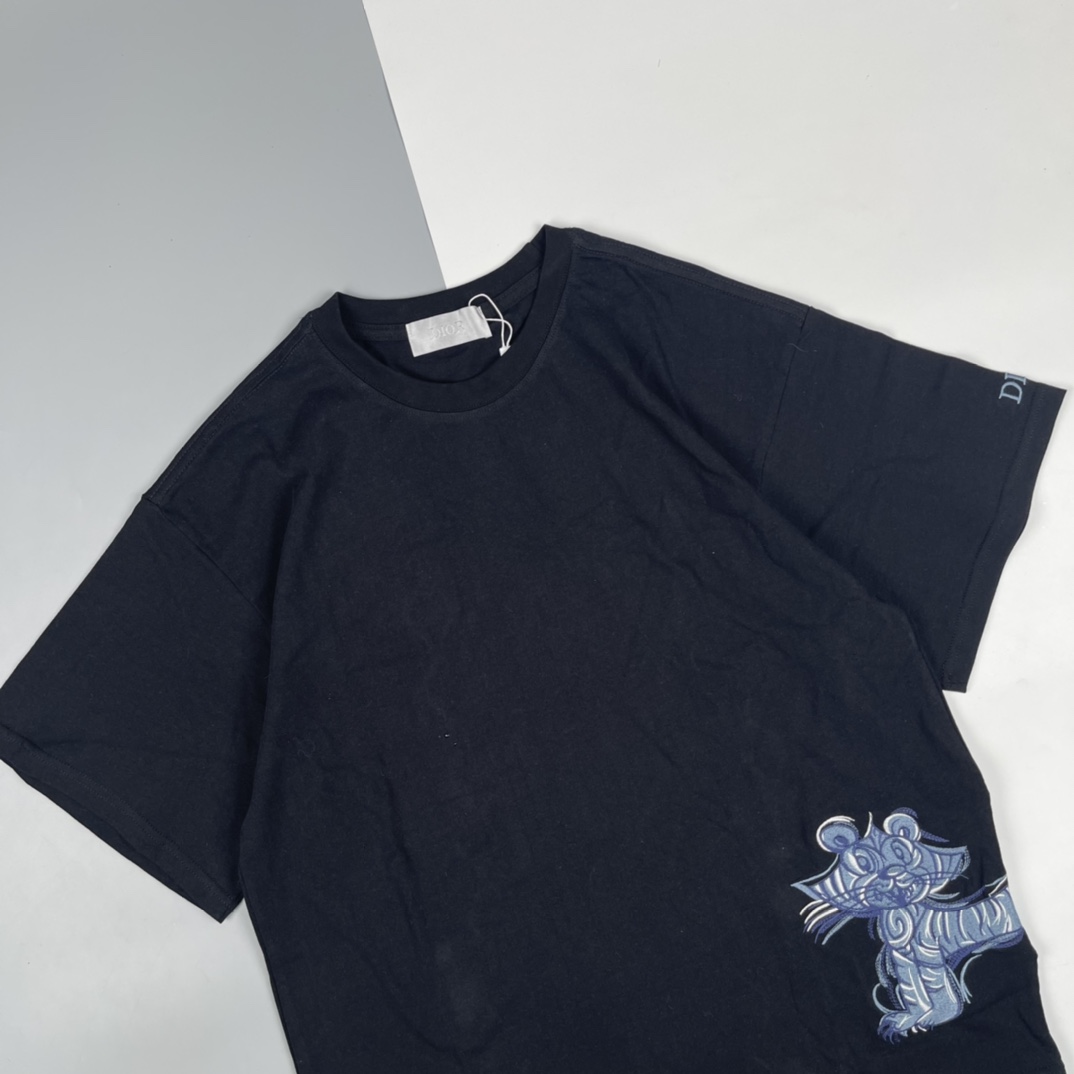 轻奢货源 Dior x Kenny Schaefer 22ss 老虎刺绣短袖 两色上架-GDF档口-潮流干货