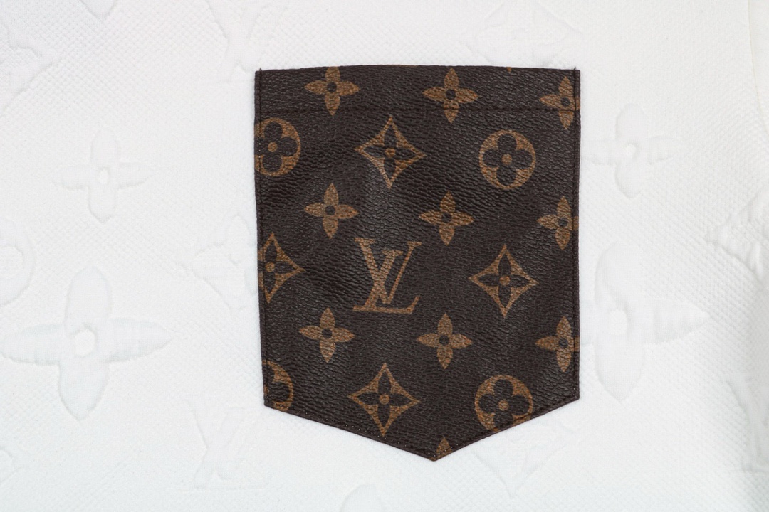 lv 23Fw 暗纹老花口袋皮标圆领卫衣-GDF档口-潮流干货