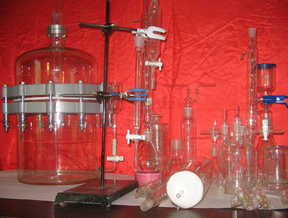 首页-北京玻璃仪器-北京定做玻璃仪器-北京实验台-北京实验家具|凌拓(北京)化工玻璃仪器中心