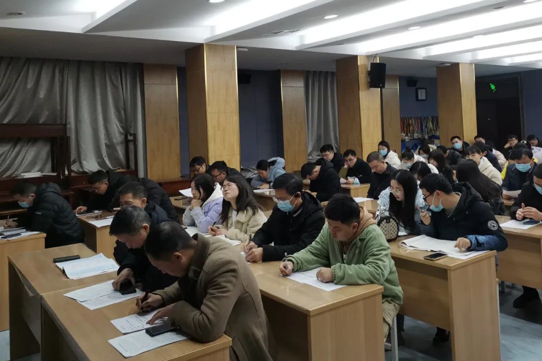 奋楫扬帆正当时,砥砺前行筑辉煌 紫阳中学2024届召开年级工作会 紫阳中学