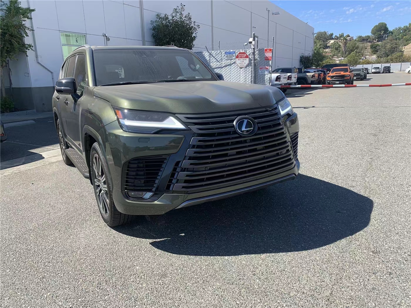 22款雷克萨斯LX600 7座Luxury豪华-企业官网