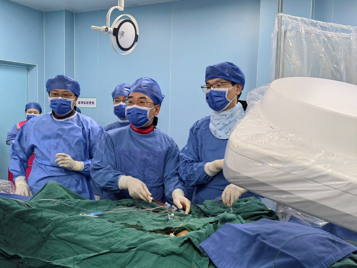 赣南首例！广东省人民医院赣州医院心内科团队成功完成一例一站式PBMV+TAVR冠脉高风险手术-广东省人民医院赣州医院（赣州市立医院）